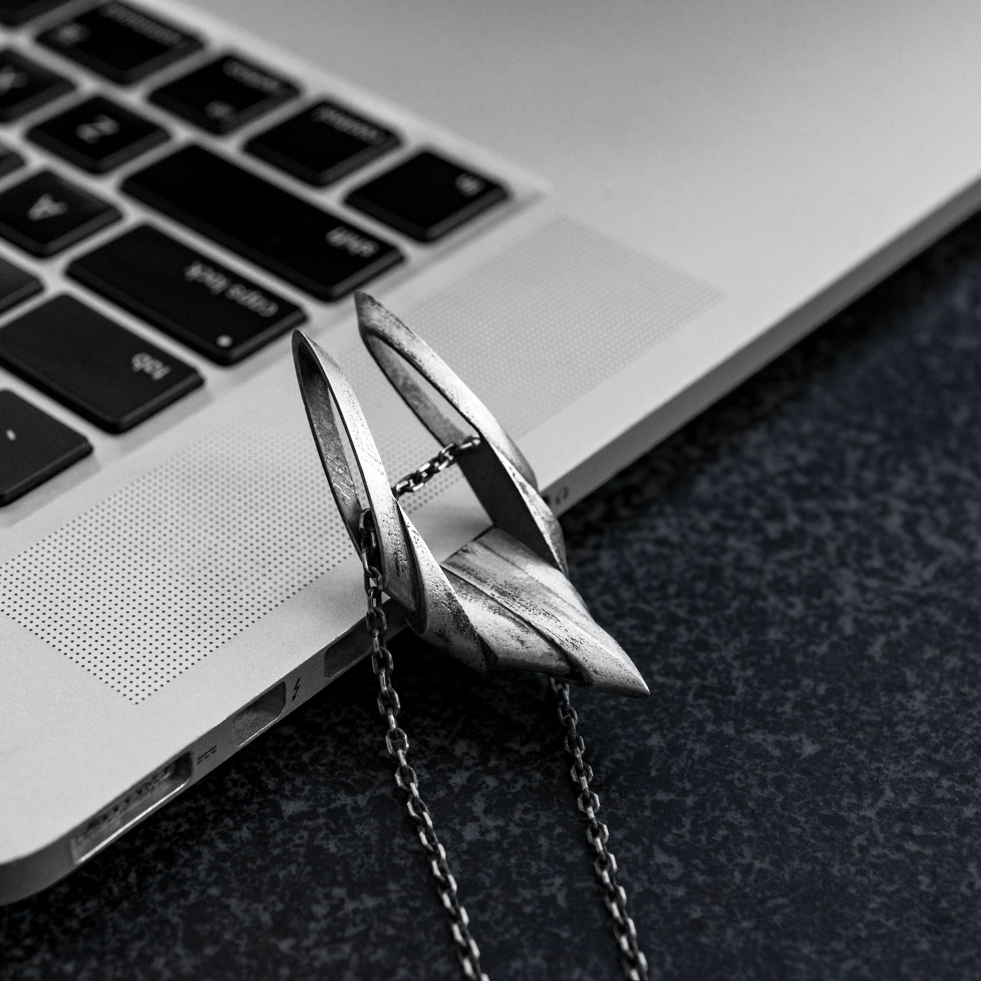 USB PENDANTS – KEEPER