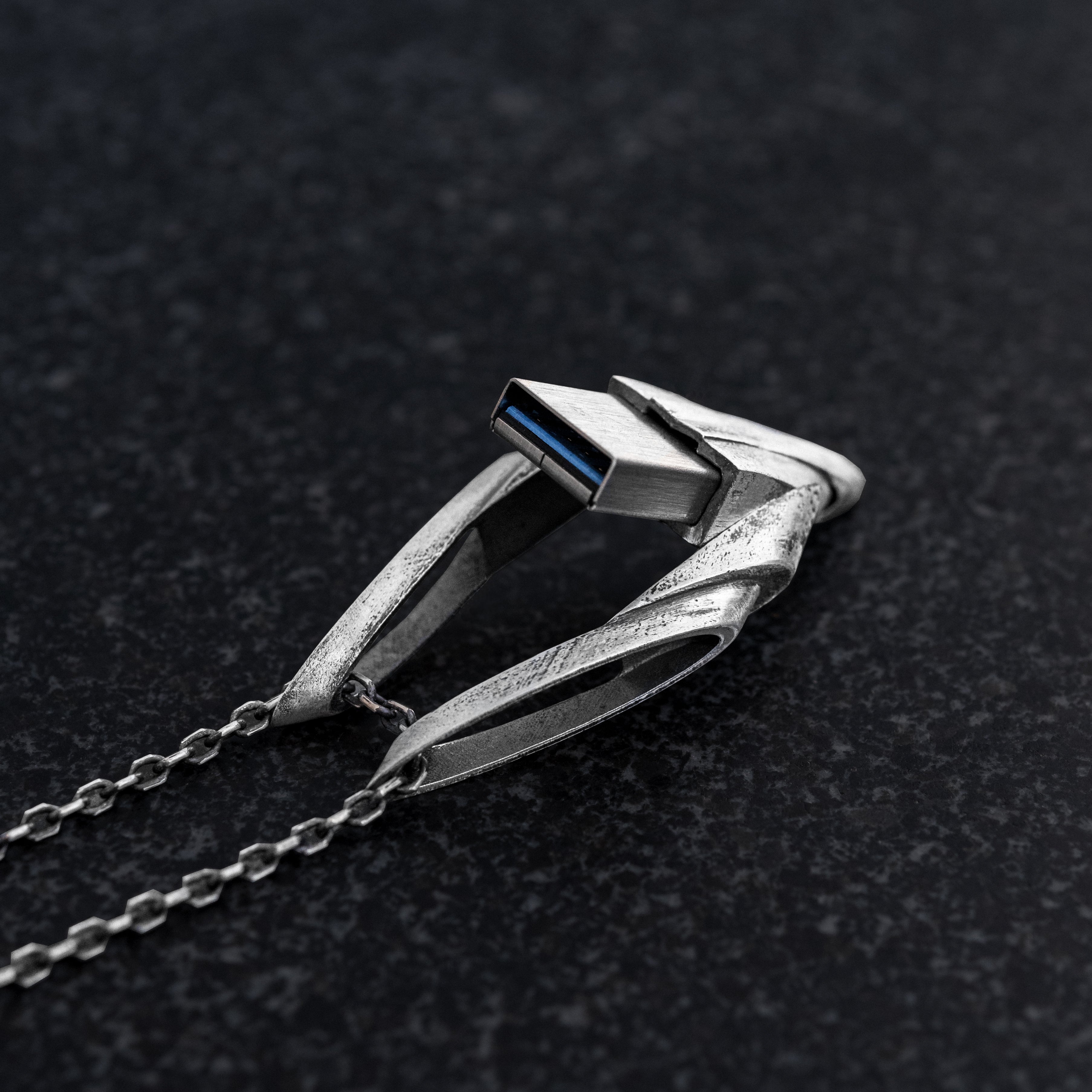 San Francisco usb pendant necklace in silver, SFO – KEEPER